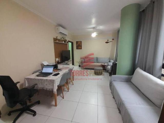 Apartamento bonito 3 dormitórios prédio frente á praia com vista lateral mar no Gonzaga