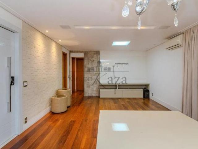 Apartamento Bosque da Saúde 3 Suítes 140m²