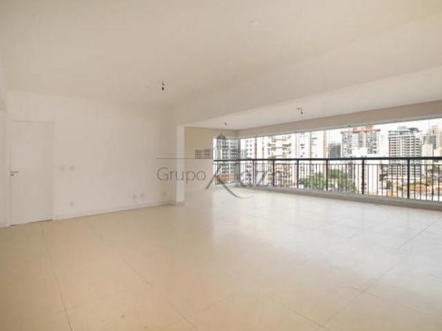 Apartamento Brooklin 4 Dormitórios 213m²