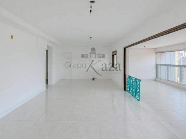 Apartamento Brooklin 3 Suítes 178m²