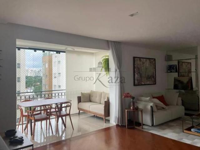 Apartamento Brooklin Novo 3 Dormitórios 200m²