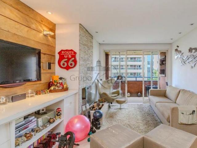 Apartamento Brooklin Paulista 3 Dormitórios 128m²