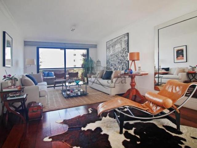 Apartamento Brooklin Paulista 3 Dormitórios 210m²