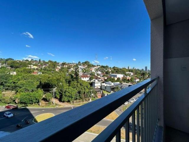 Apartamento c/2 quartos, Operário c/ sacada e chur, 1 garagem, cond.c/elevador, piscina e playgroud