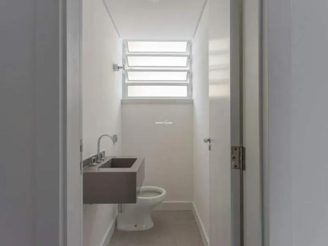 Apartamento c/ 3 quartos, 1 suíte e 2 vagas, 225m², à venda no Condomínio Edifício Maria Laetitia, n