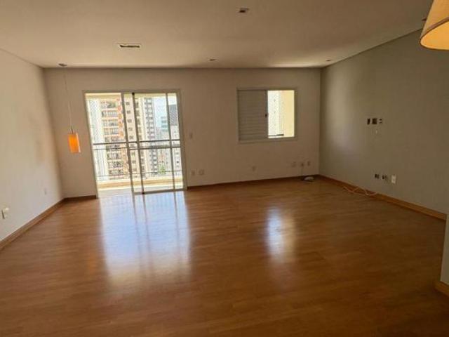 Apartamento c/ 90 m2, 9° andar, 2 suítes, varanda, prédio com lazer completo!