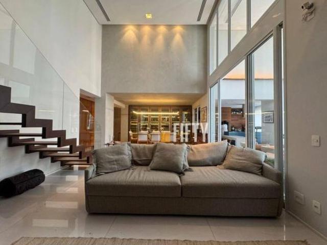 Apartamento Campo Belo com 308m 3 suítes 4 vagas de garagem. Planta com pé direito duplo e mezanino