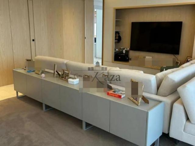 Apartamento Campo Belo 3 Dormitórios 146m²