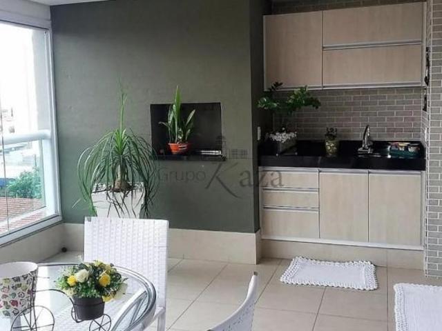 Apartamento Campo Belo 3 Dormitórios 161m²
