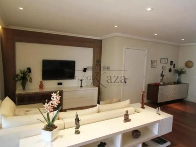 Apartamento Campo Belo 4 Dormitórios 167m²