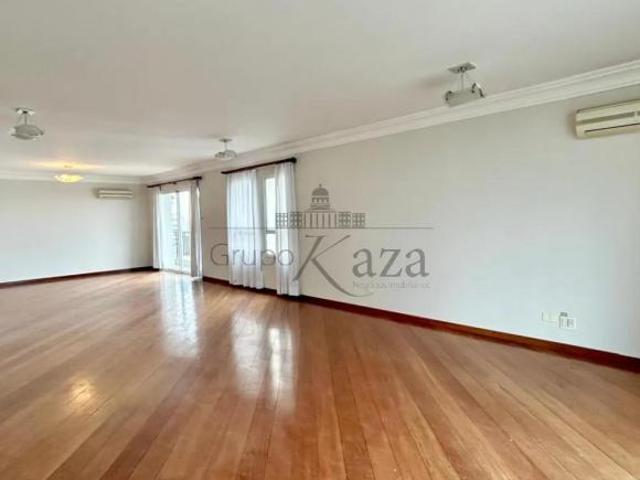 Apartamento Campo Belo 4 Dormitórios 270m²