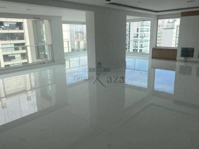 Apartamento Campo Belo 4 Dormitórios 370m²