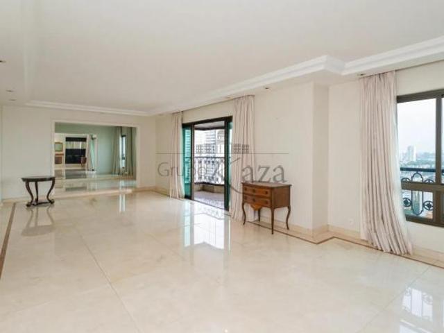 Apartamento Campo Belo 4 Suítes 280m²