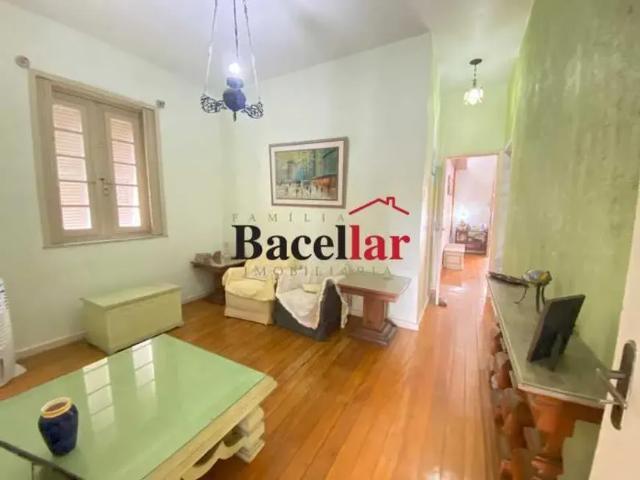 Apartamento: Casa / Residencial / Tijuca