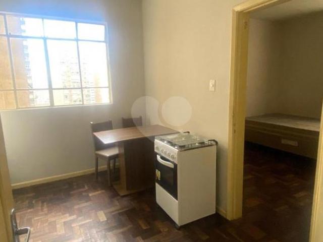 Apartamento Centro 1 Dormitório Mobiliado Área Útil: 40 m² Face Leste