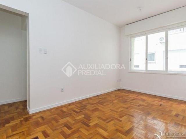 Apartamento Centro Histórico Rua Demétrio Ribeiro 2 dorrmitórios 1 suíte 2 banheiros