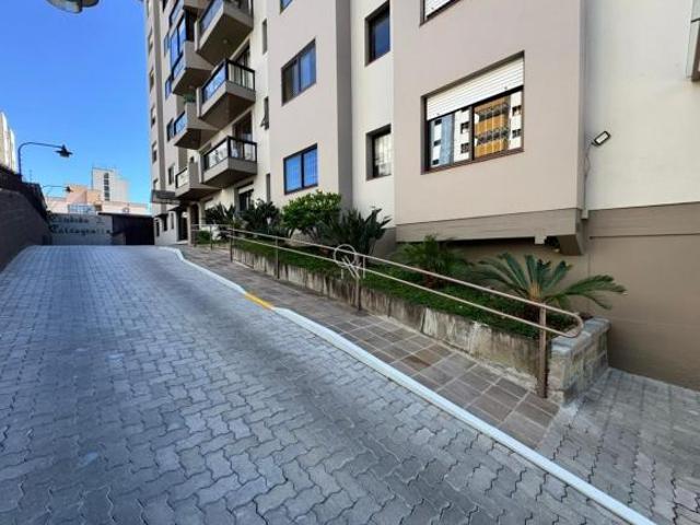 Apartamento central com 3 quartos e suíte