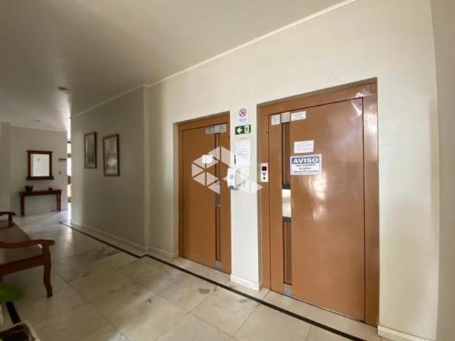 Apartamento central de 02 dormitórios