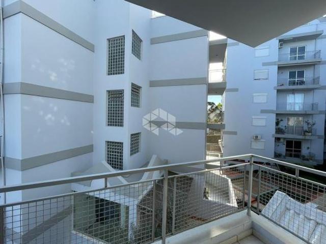 Apartamento central de 2 dormitórios, ao lado do Hospital Santa Cruz
