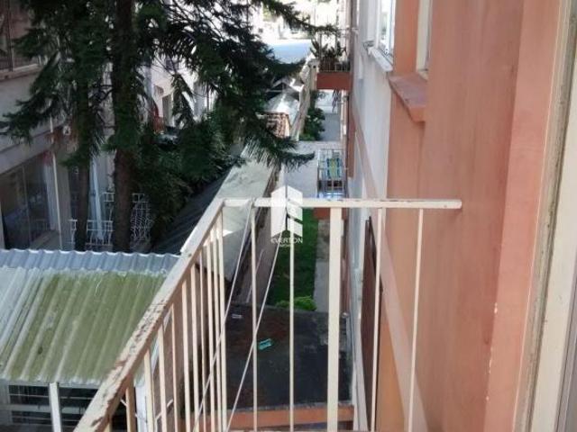 Apartamento Central 2 Dorm. com Dependência Completa + Garagem