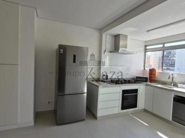 Apartamento Cerqueira César 2 Dormitórios 100m²