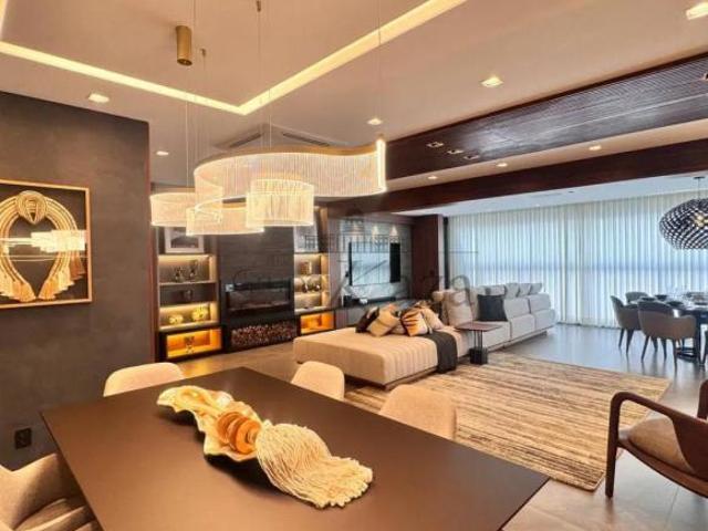 Apartamento Chácara Santo Antônio 3 Suítes 196m²