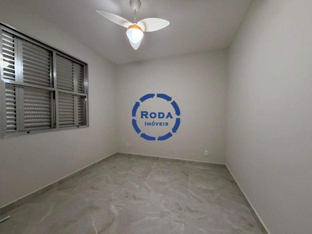 Apartamento charmoso 2 dorm com 68m2 em predinho de 3 andares no Embaré