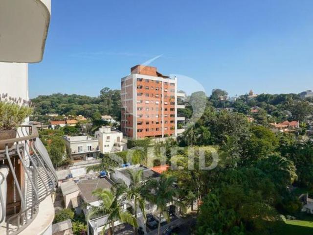 Apartamento charmoso com 3 quartos e 4 vagas no Real Parque