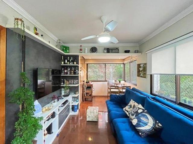 APARTAMENTO CHARMOSO COM SUÍTE E VISTA PARA O VERDE NO MENINO DEUS