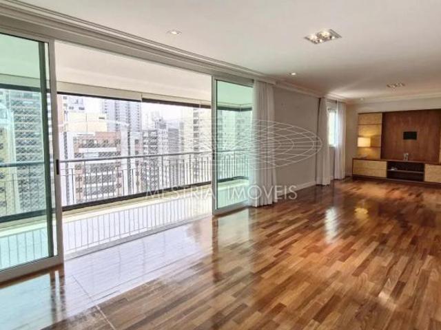 Apartamento charmoso no Brooklin com 167 m² | 3 suítes | Localização especial !