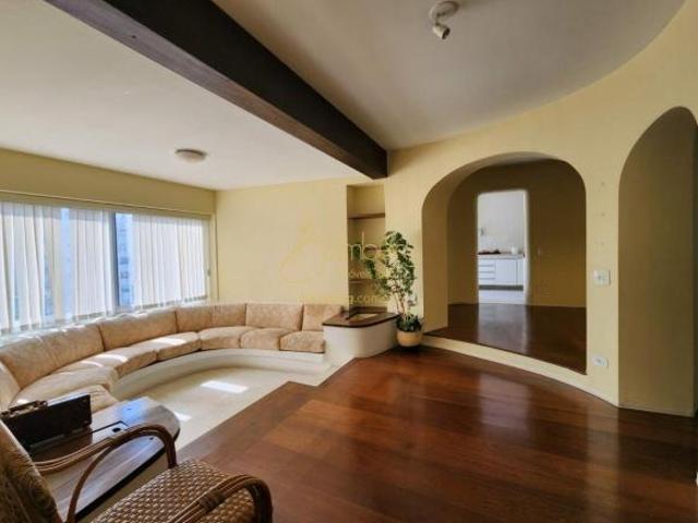 Apartamento charmoso no Morumbi em rua fechada