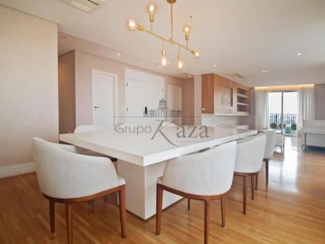 Apartamento Cidade Jardim 2 Suítes 236m²