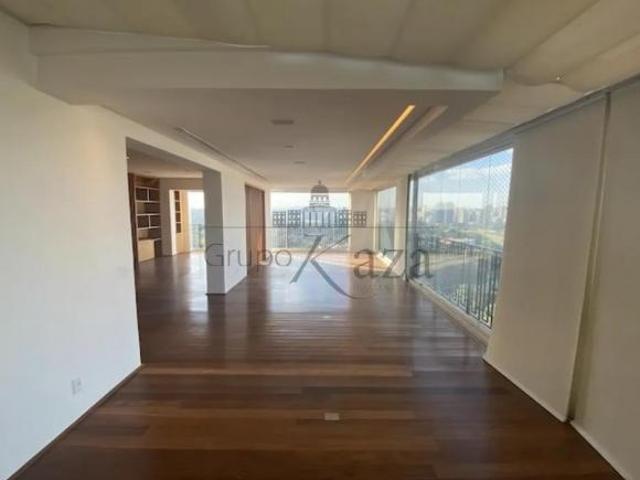 Apartamento Cidade Jardim 3 Dormitórios 266m²