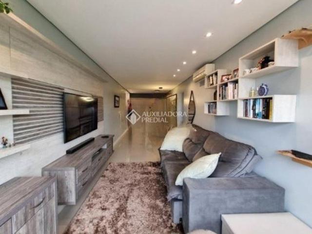 Apartamento com 3 três dormitórios, sendo 1 uma suíte