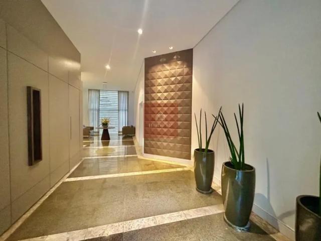 Apartamento com 3 dormitórios, 1 suíte, 2 vagas e com 140m² Moema