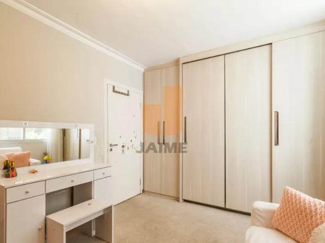 Apartamento com 3 Dormitórios 2 Vagas em Santa Cicilia