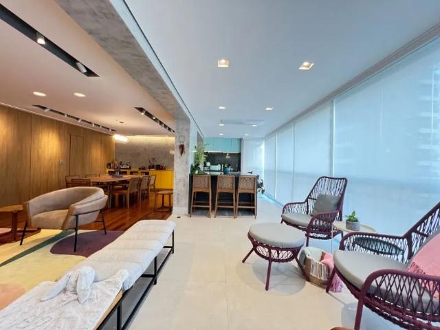 226 m², 3 suítes, 4 vagas – Apartamento com varanda gourmet na Vila Nova Conceição