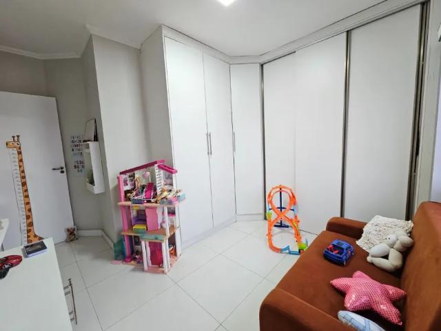Apartamento com 3 dormitórios à venda por R$ 530.000,00 Riviera Fluminense Macaé/RJ