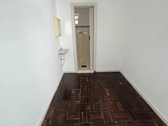 Apartamento com 3 dormitórios e dependência de serviço