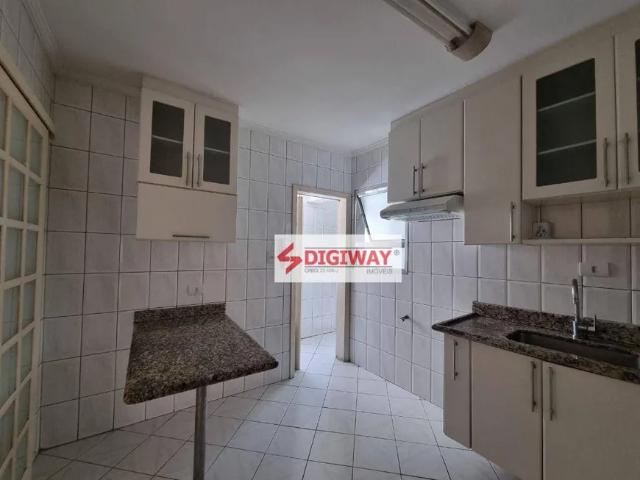 Apartamento com 3 dormitórios e 1 suíte à venda na Aclimação