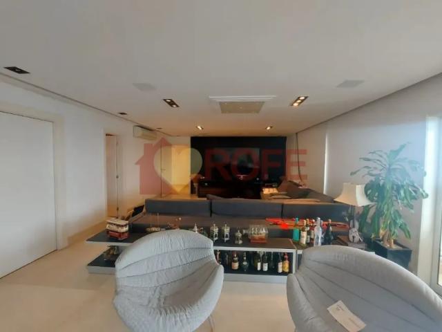 Apartamento com 3 dormitórios para alugar, 237 m²