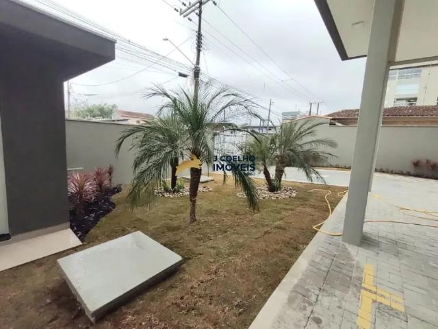 Apartamento com 3 dormitórios sendo 1 suíte, a venda no Centro de Ubatuba/SP