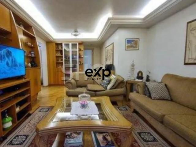 Apartamento com 3 dormitórios sendo 1 suíte, 3 banheiros, varanda, área de serviço, 2 vagas de garag