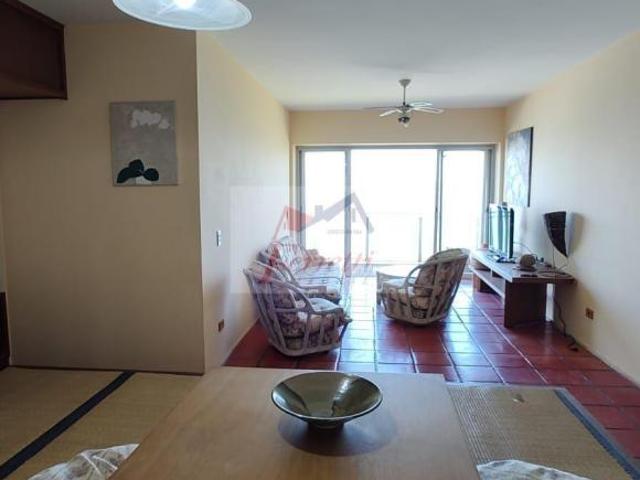 Apartamento com 3 dormitórios em frente ao mar