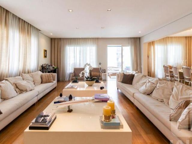 Apartamento com 3 Dormitórios 4 Vagas em Santa Cecília