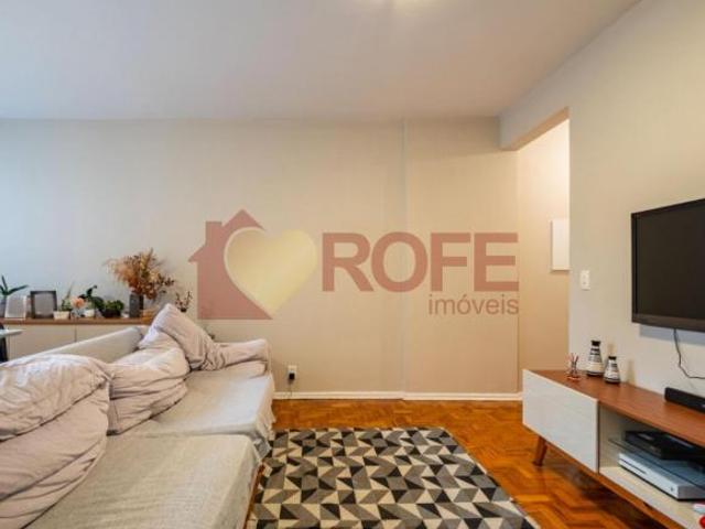 Apartamento com 3 dormitórios, 96m² e com 1 vaga em Moema