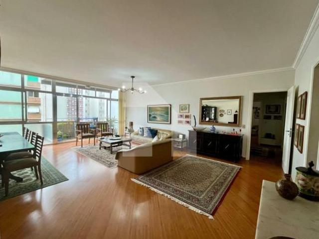 Apartamento com 3 dormitórios, 1 suíte na Santa Cecilia