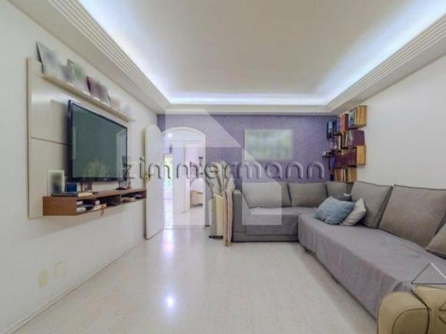 Apartamento com 3 dormitórios, 1 suíte em Cerqueira César