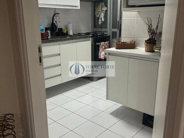 Apartamento com 3 dormitorios 1 suite 1 vaga, Varanda no Cambuci