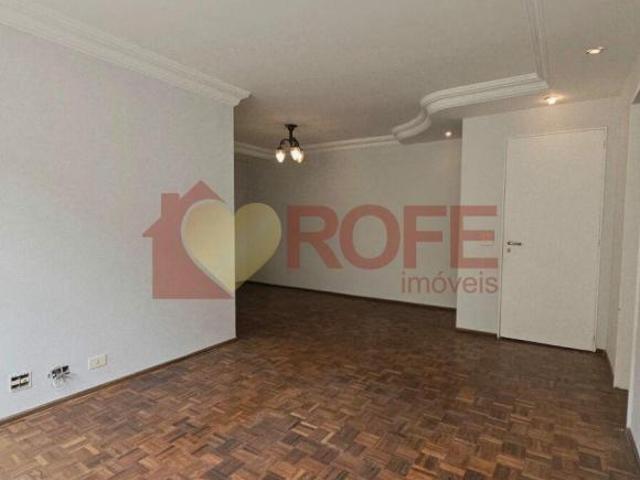 Apartamento com 3 dormitórios, 1 suíte, 1 vaga e com 120m² Moema